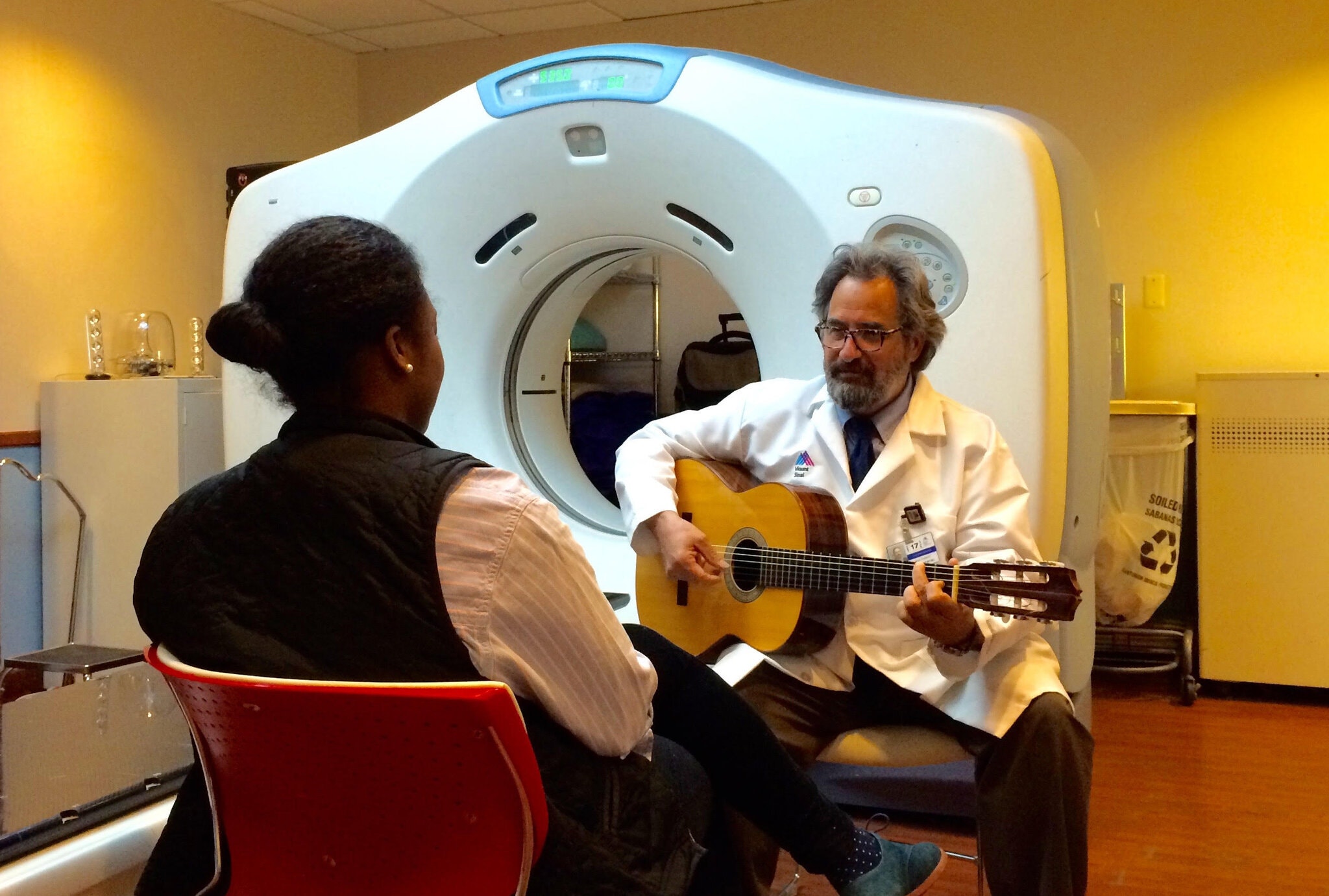 Doctors use Music to help patients cope – Artists in Healthcare Manitoba